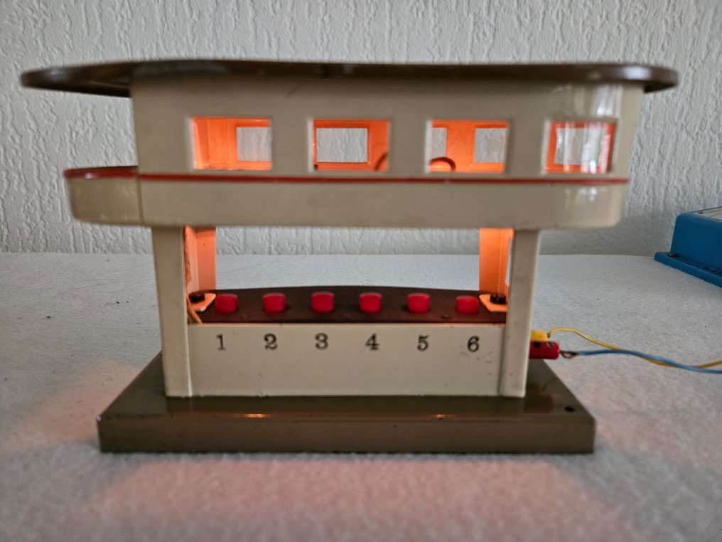 Märklin 00, H0 - 473-6 - Model train attachment (1) - Signal box with 6 ...