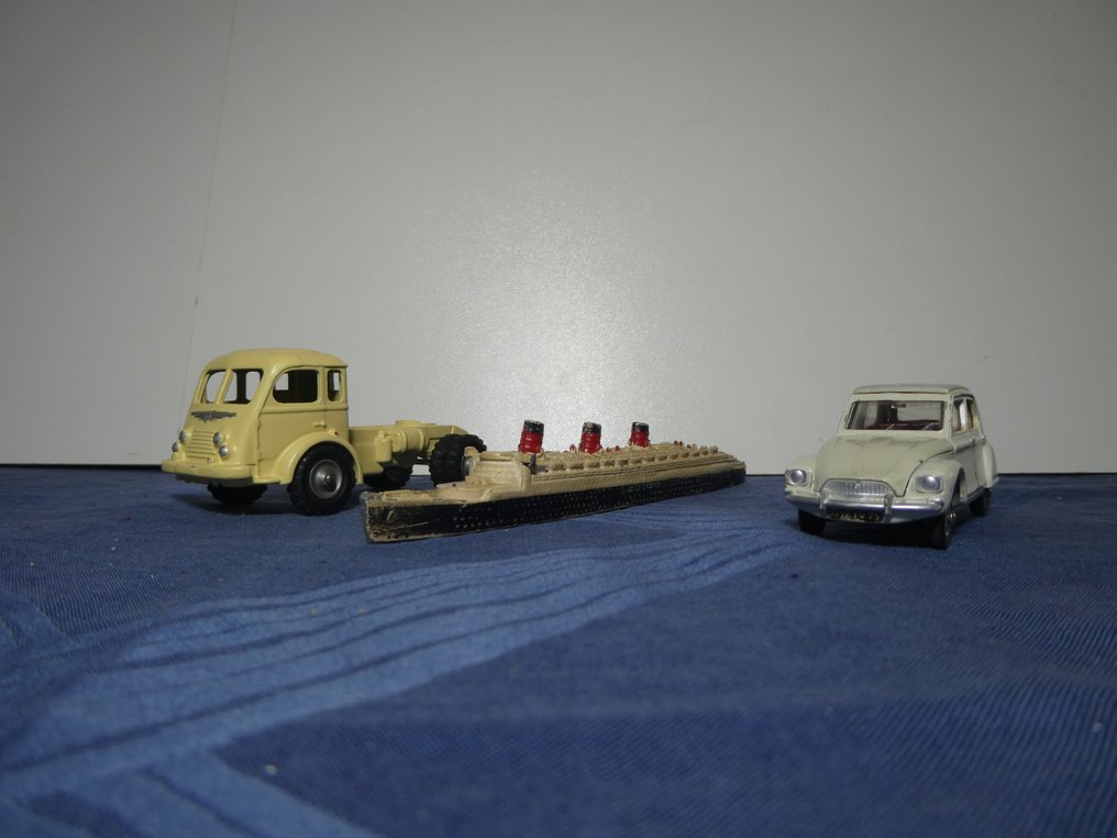 Dinky Toys, CIJ France 1/43 & 1/1200 - 3 - Model car - Citroen Dyane ... Dinky Toys, CIJ France 1/43 & 1/1200 - 3 - Model car - Citroen Dyane ...