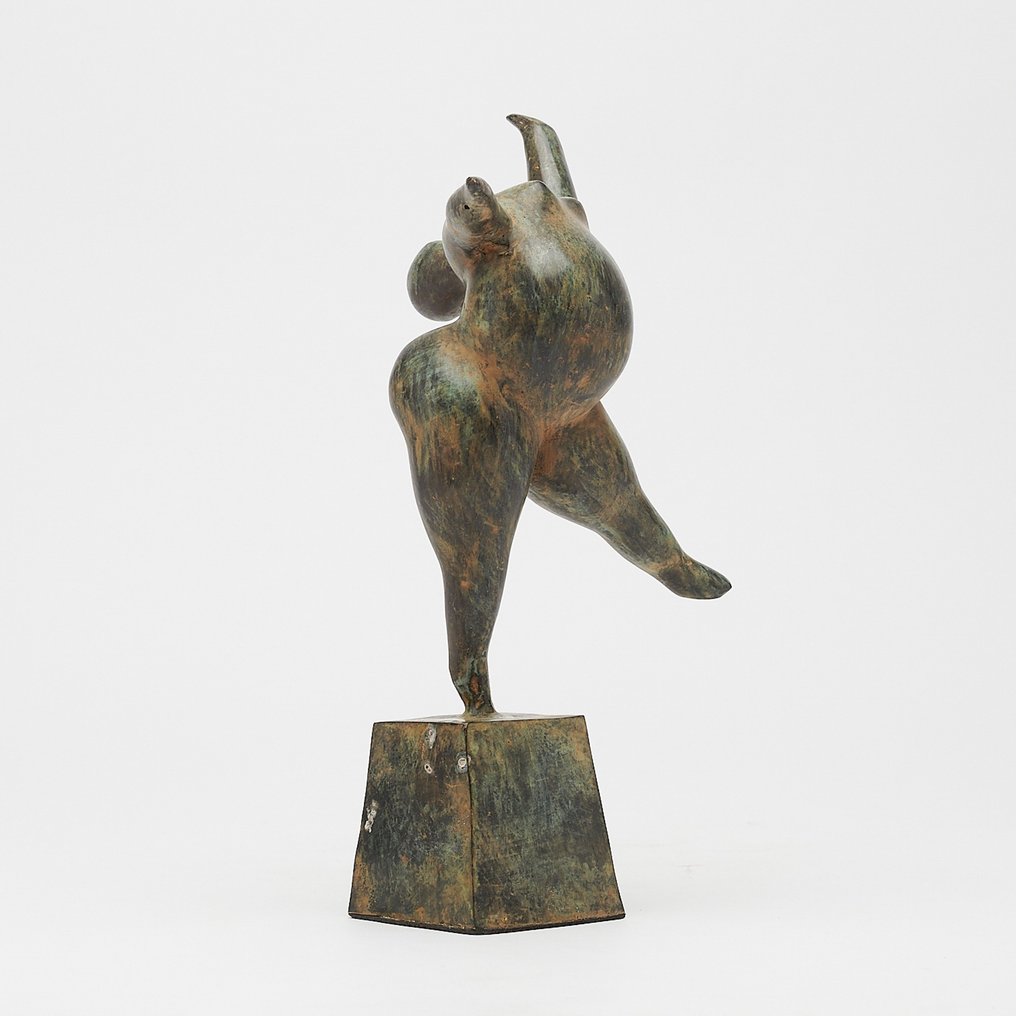 sculptuur, NO RESERVE PRICE - Voluptuous Backbend Lady Statue made of ...