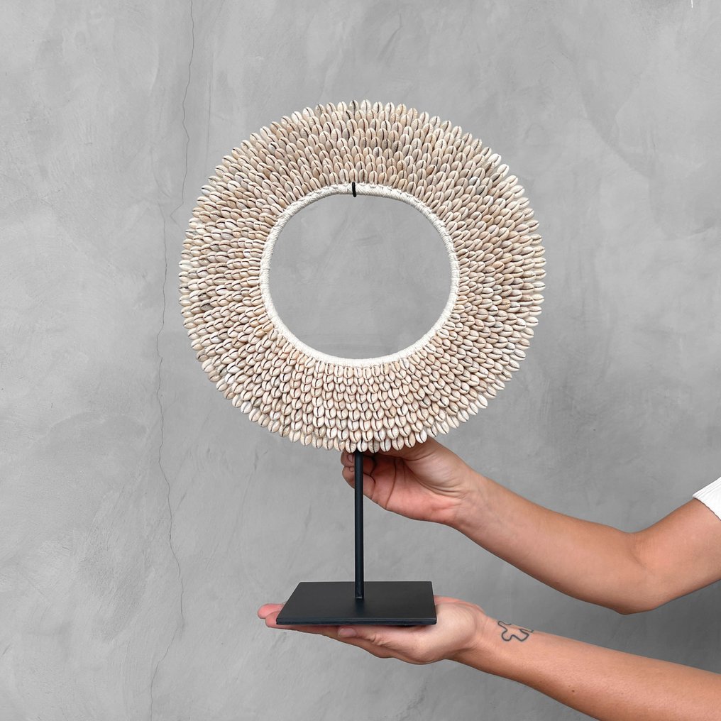 Decorative ornament (1) - NO RESERVE PRICE - A White Colored Tolai ...