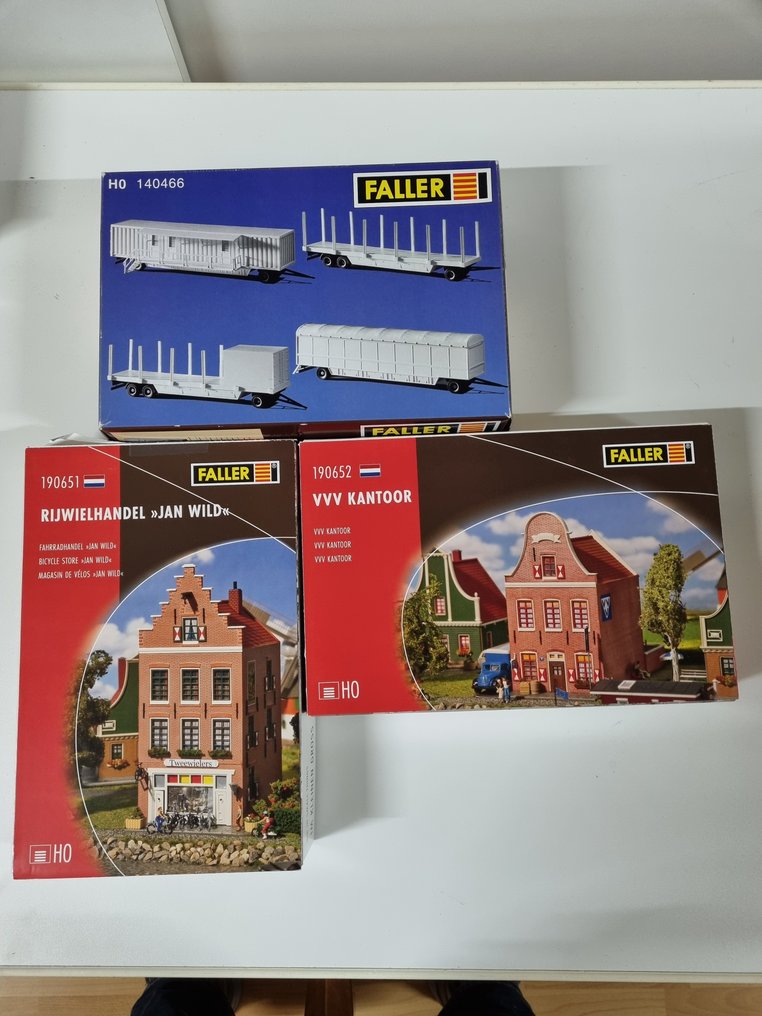 Faller H0 - Model train scenery (3) - 2 Dutch houses and a set of ...