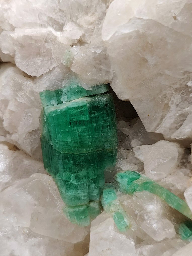 Bonitos, increíbles, hermosos y brillantes especímenes esmeralda AA++ ...