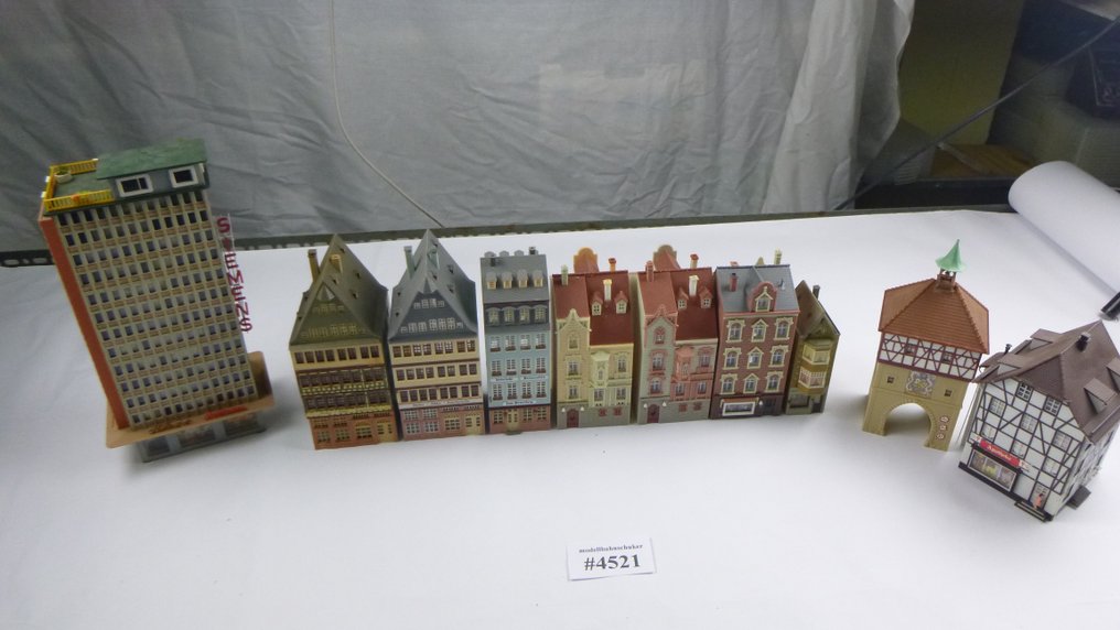 Faller, Kibri H0 - Modeltrein (10) - Grote huizen, gebouwen - oude stad ...