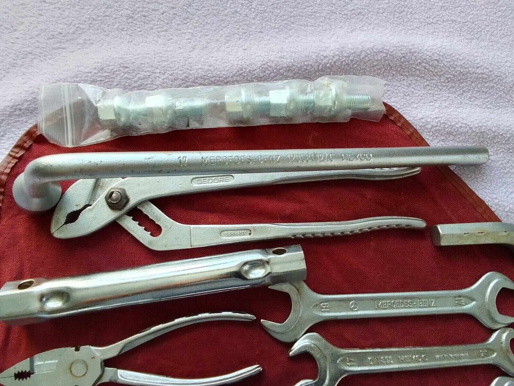 Car part (1) - Mercedes-Benz - Mercedes Benz tool kit w107 w113 sl ...