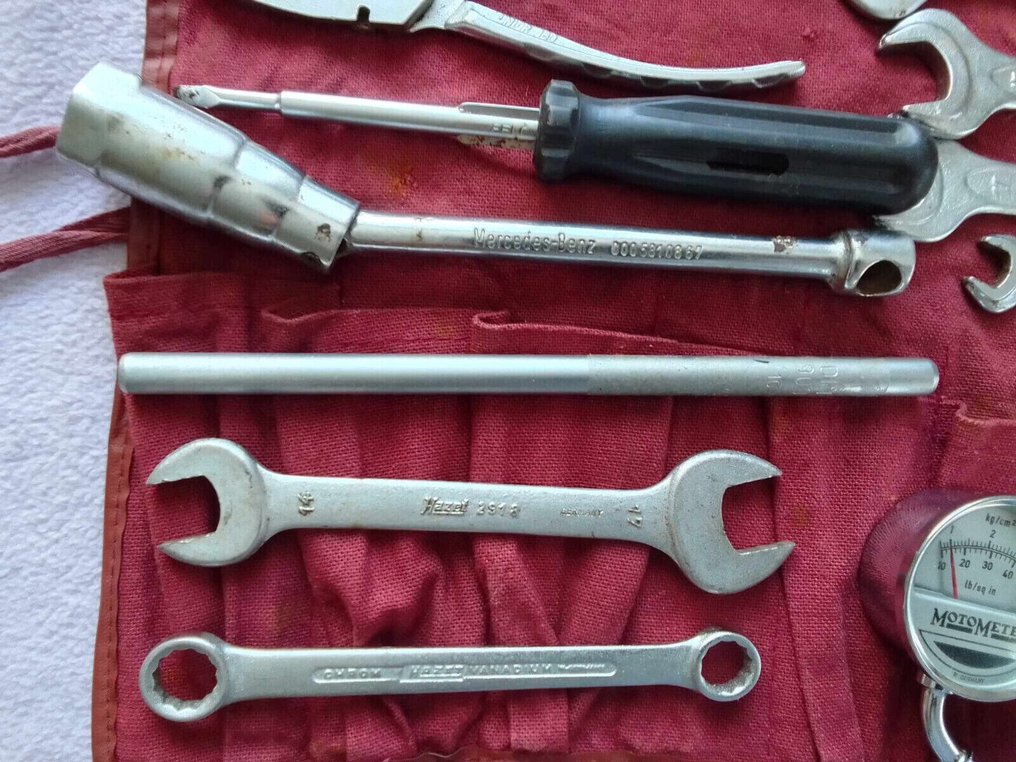 Car part (1) - Mercedes-Benz - Mercedes Benz tool kit w107 w113 sl ...