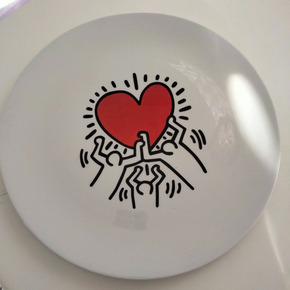 Keith Haring - Large plate - 31cm - Ceramic - Catawiki