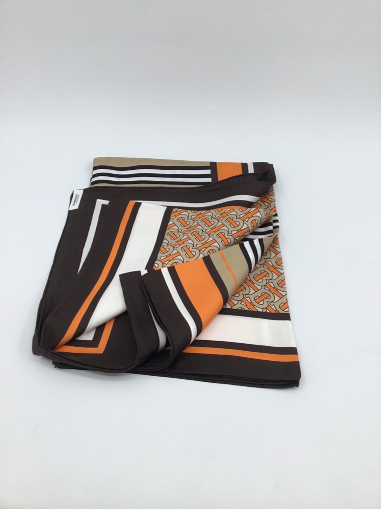 Burberry - MAJESTUEUSE //TB//archives. 210/70 cm - Stola - Catawiki