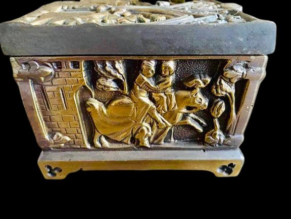 Religious box 3kg - Bronze (gilt) - circa 1900 (1) - Bronze - Catawiki