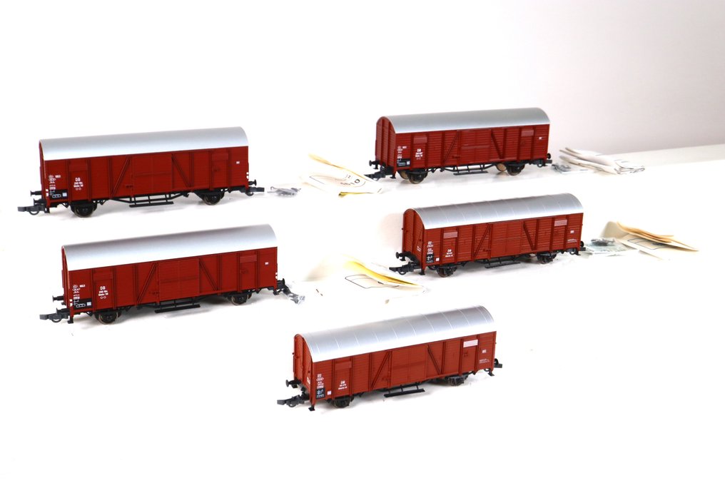 Roco H0 - 46100/46105 - Freight carriage - Five boxcar - DB - Catawiki