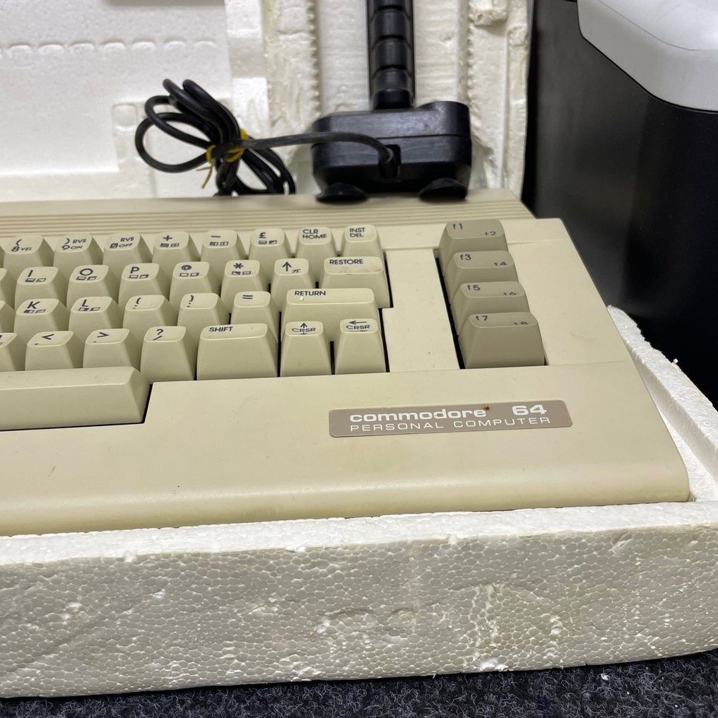1 Commodore 64 Console Catawiki 