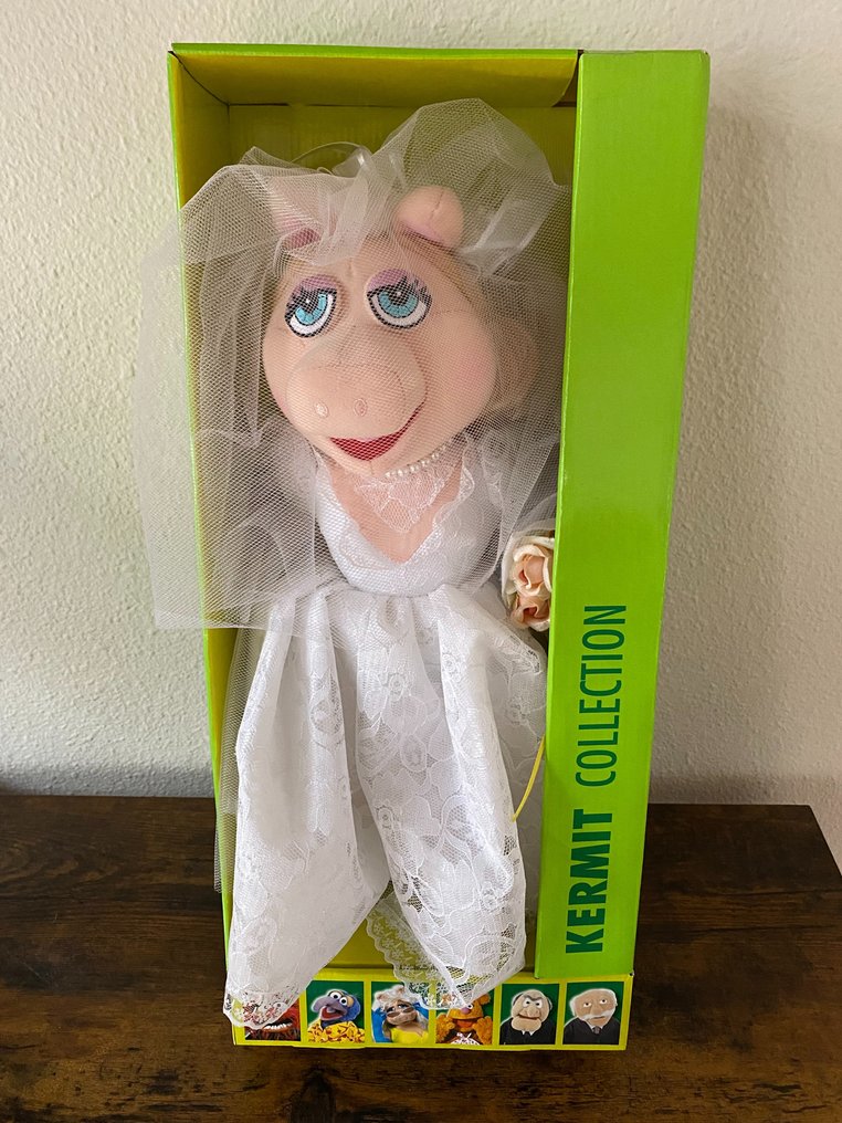 Miss Piggy Gets Married