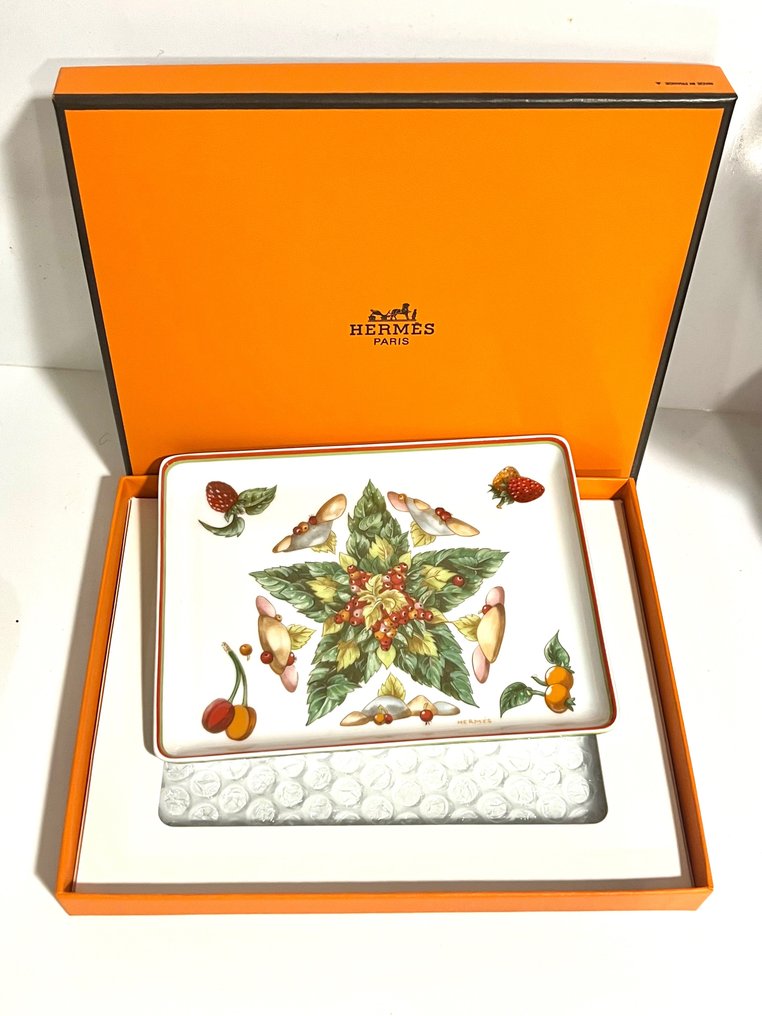 Hermès - Ashtray - Le Jardin de Pythagore - Porcelain - Catawiki Hermès - Ashtray - Le Jardin de Pythagore - Porcelain - Catawiki
