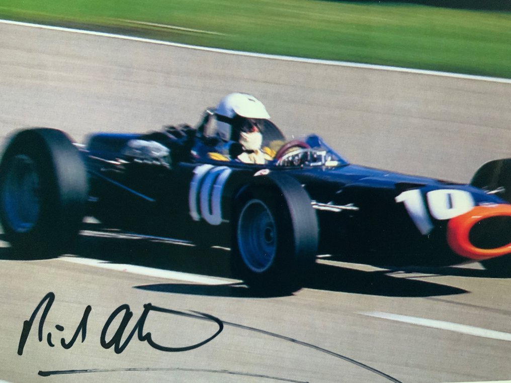 Brm - Formula One - Richard Attwood - 1968 - Photograph - Catawiki