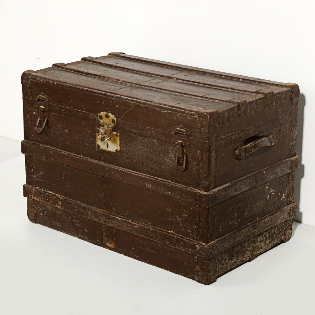 19th century travel trunk - Wood - Late 19th century - Catawiki