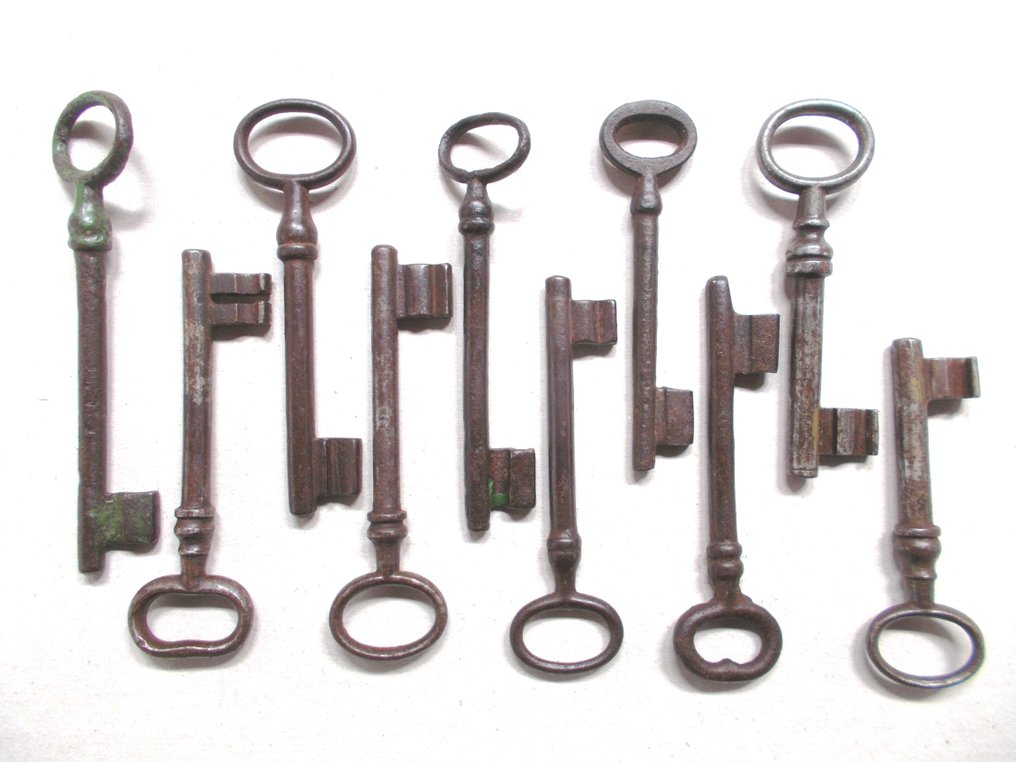 Old gate keys (10) - Baroque - Steel (stainless) - - Catawiki