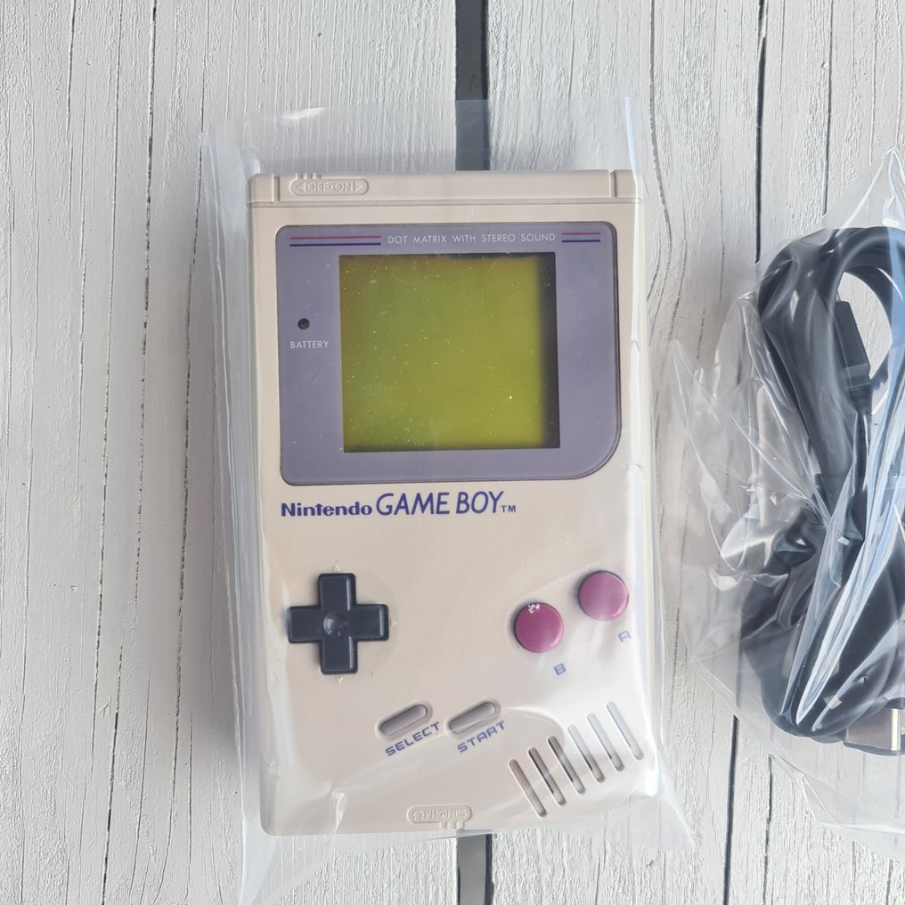 Nintendo Gameboy DMG-01 Extremely Rare Limited Edition Hard Box - Set ...