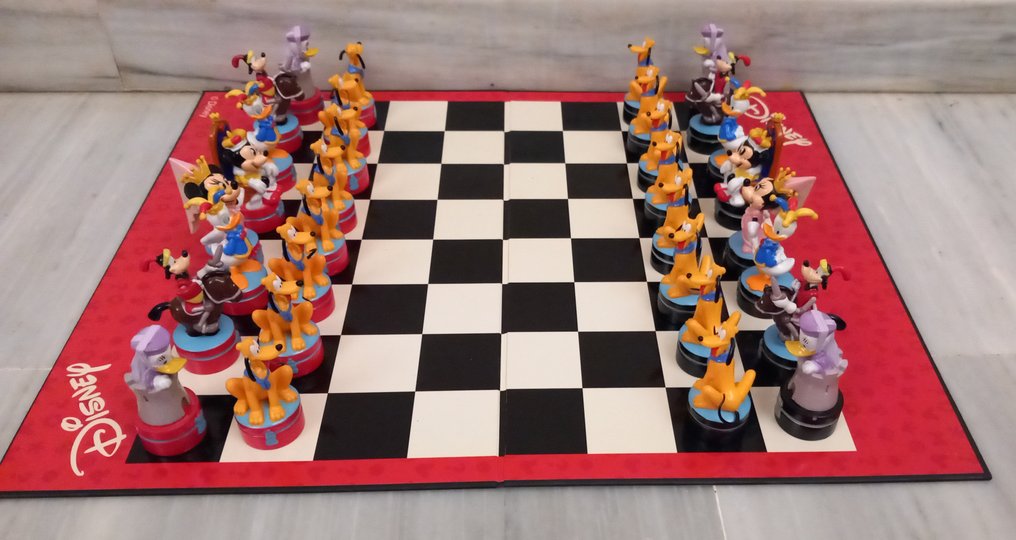 Disney - Chess set, Disney - Resin/Polyester, Synthetic - Catawiki