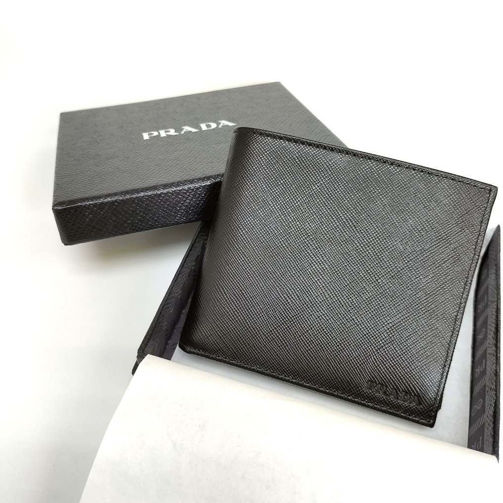Prada - Wallet - Catawiki