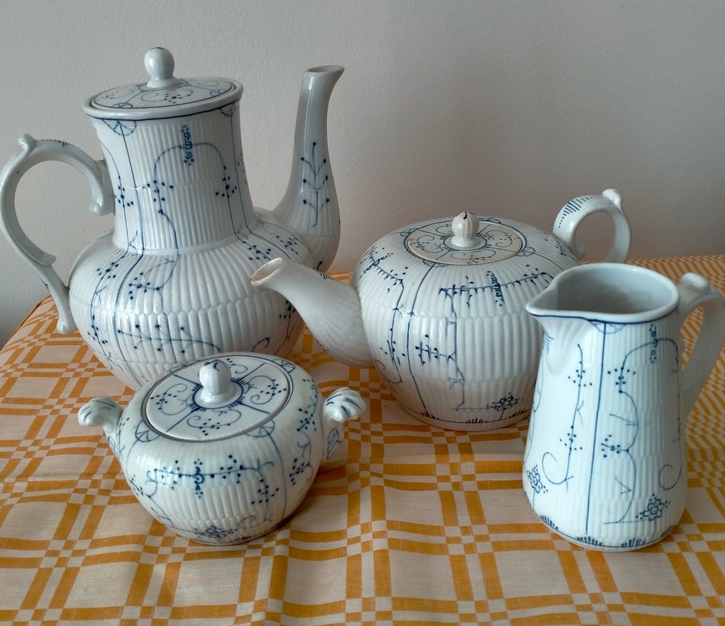 Villeroy & Boch - Coffee pot (4) - Ceramic - Catawiki