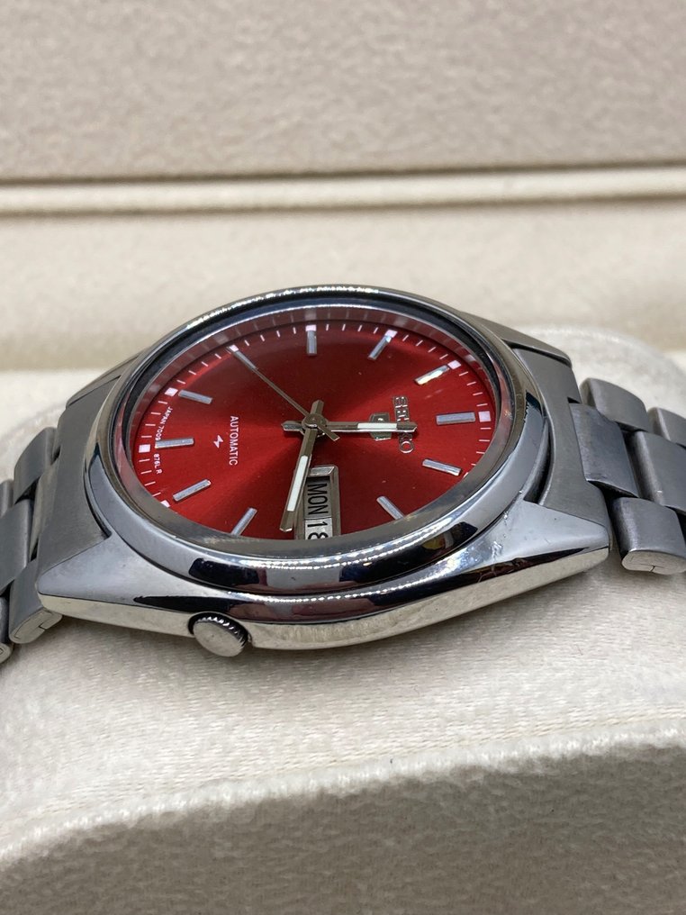 Seiko - 5 Automatic Red Dial - 7009-876A - Men - 1970-1979 - Catawiki