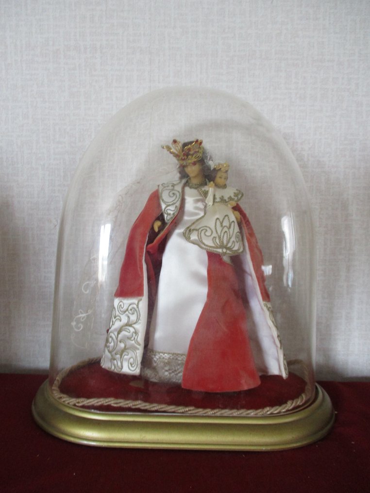 Beeld - Maria met kindeke Jezus onder ovale stolp - Figure - Catawiki