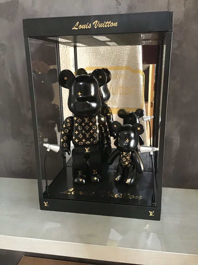 Ydderf - Vitrine Bear Louis Vuitton - Catawiki