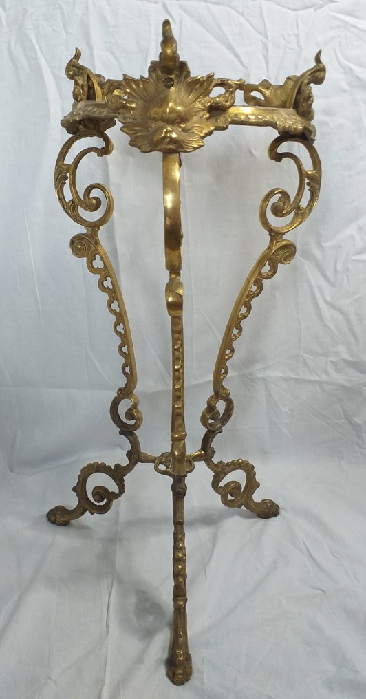 Side table - Brass - Catawiki