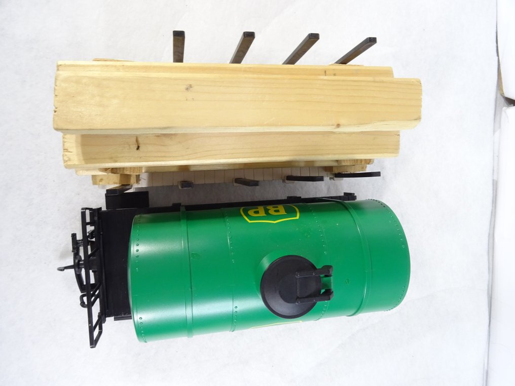 LGB G - 46400, - Freight carriage - 1 x BP tank car 1 x - Catawiki