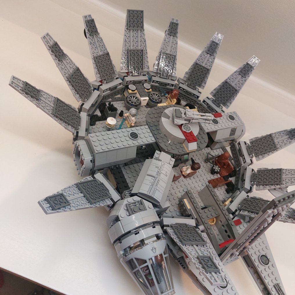 LEGO - Star Wars - 7965 - Millennium Falcon - 2000-present - Catawiki