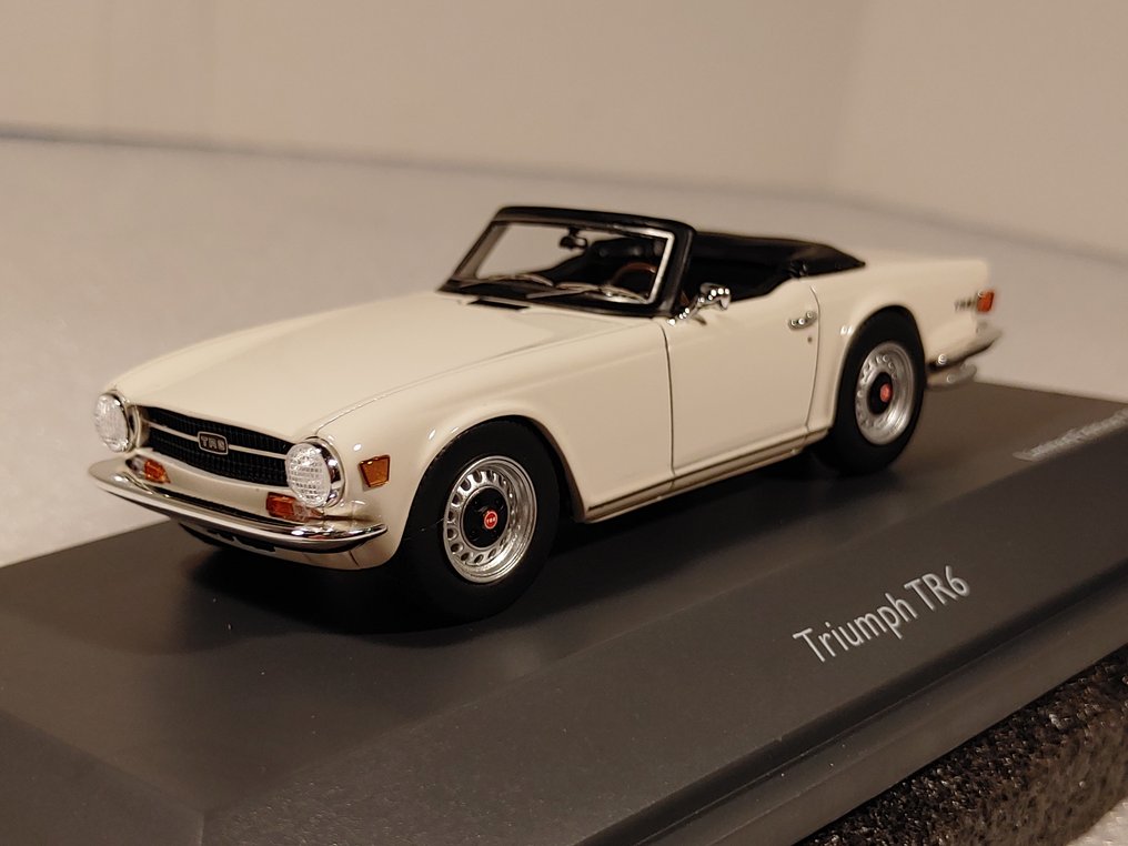 Schuco PRO.R43 1:43 - 1 - Voiture de sport miniature - Triumph TR6 Cabriolet 1968 - Édition ...
