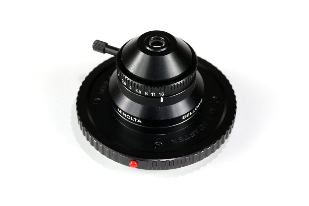 Minolta Bellows Micro 12.5mm f/2 microlens met M-1 adapter in stolp ...