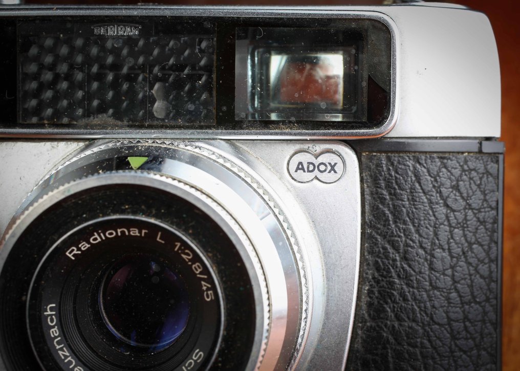 Voigtländer, Vitrolet D Lens C-Lanthar 2,8/50 + ADOX Schneider Radionar L 2,8/45 mm + WZFO Fenix ...