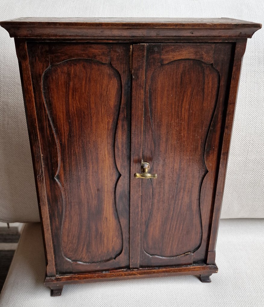 unknown - cupboard - 1900-1909 - Europe - Catawiki