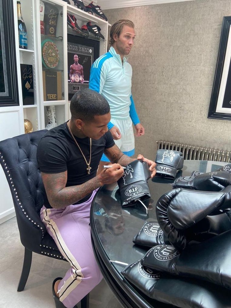 Boxing - Connor Benn - Boxing glove - Catawiki