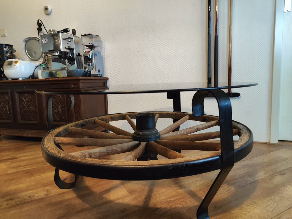Table - Old wagon wheel - 90 c - Table - Steel, Metal - Catawiki