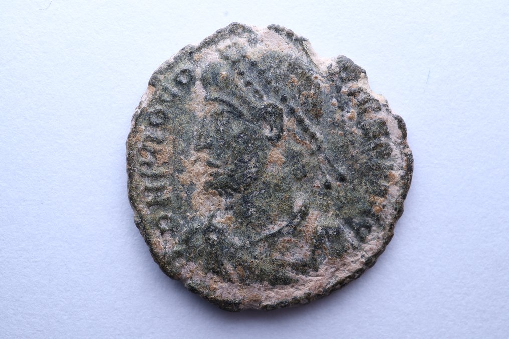 Roman Empire. Procopius (AD 365-366). Æ Follis, Heraclea - REPARATIO ...