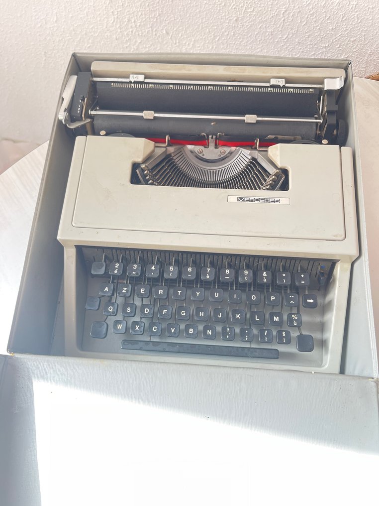 Mercedes - Typewriter with suitcase, 1970s - Catawiki