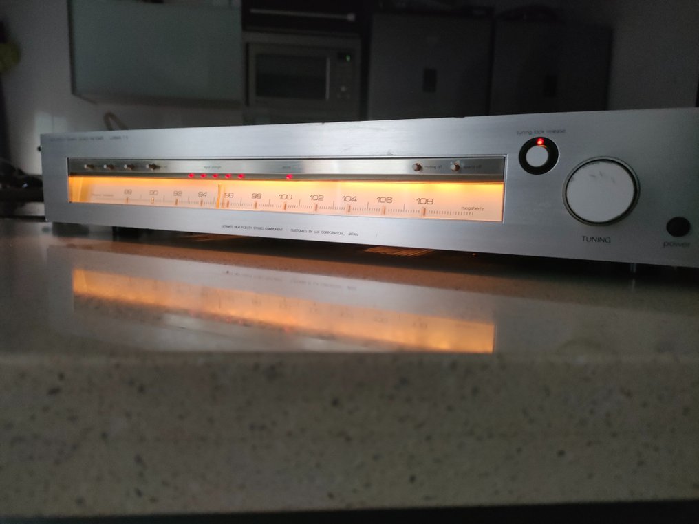 Luxman - T-12 Tuner - Catawiki