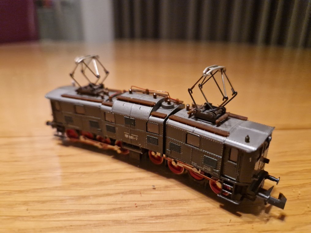 Roco N - 02155A - Locomotora eléctrica (1) - BR 191 - DB - Catawiki