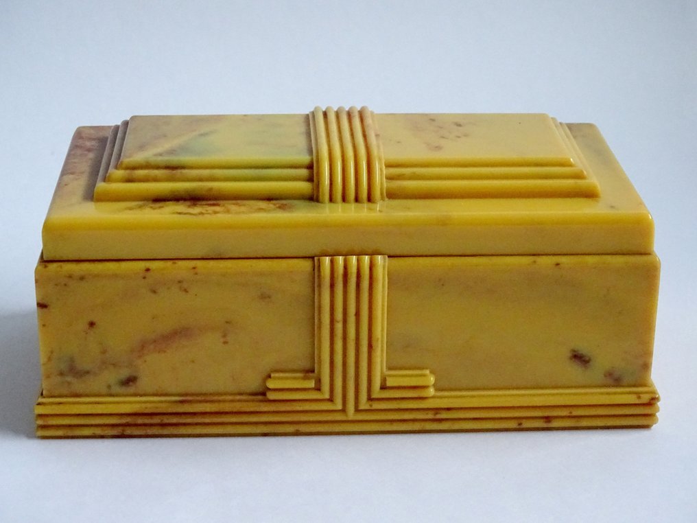 Cigarette box (1) - Bakelite - Catawiki