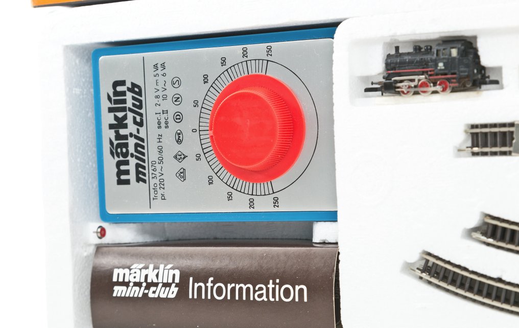 Märklin Z - 8909 S - Kit de démarrage (1) - avec locomotive à vapeur BR ...