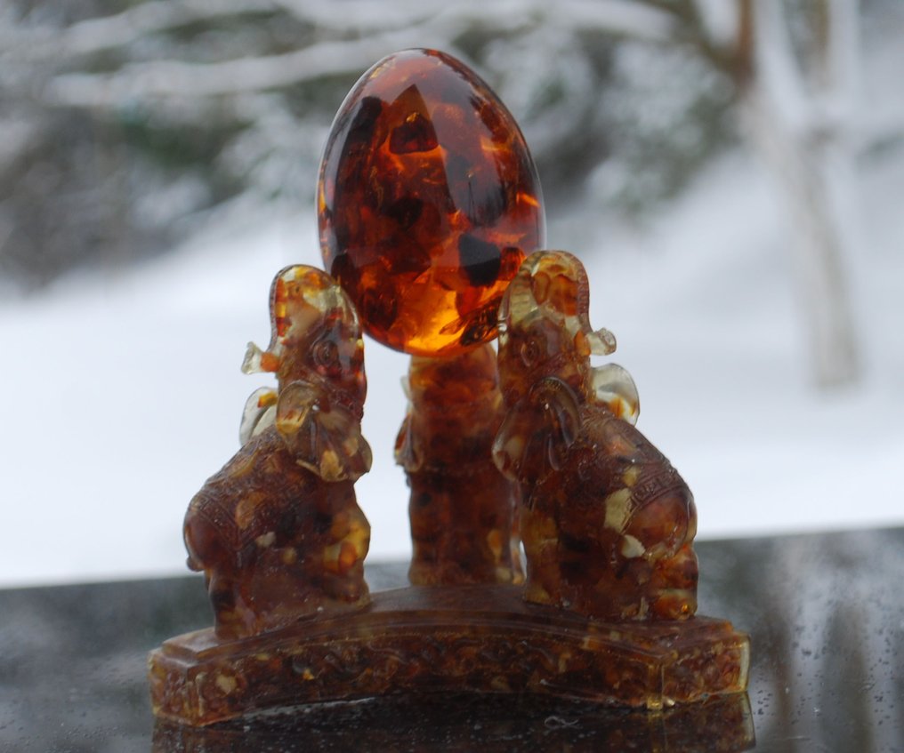 3 Baltisch Amber Olifanten met Amber Ei met insluiting Bij - Barnsteen ...