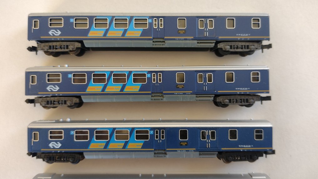 Minitrix N - Modeltrein personenwagen (8) - NS Plan E rijtuigen - NS - Catawiki