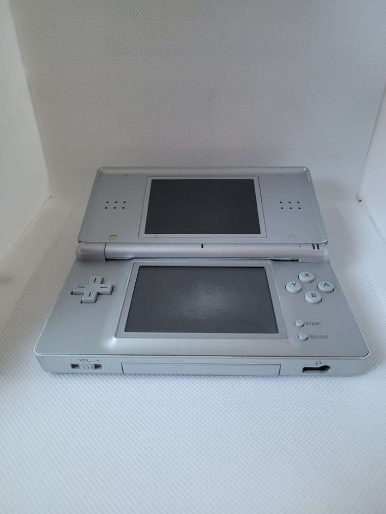 Nintendo - Nintendo DS Lite (Silver) - DS lite - Video game console ...