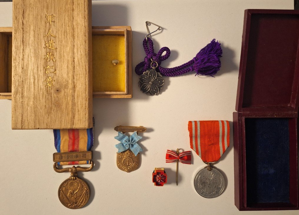 Japon - Armée/infanterie - Médaille - Four Japan medals with original ...