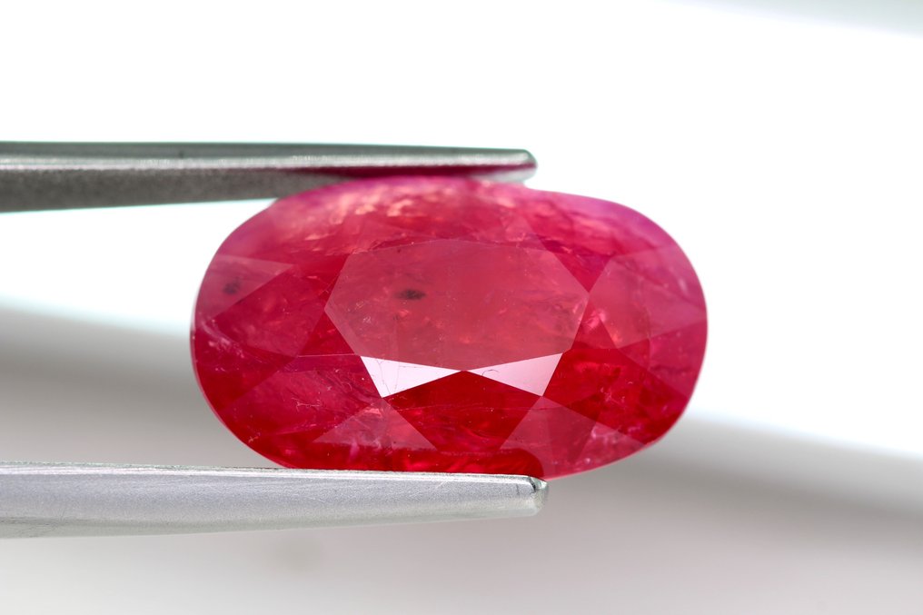 "Intense to Rich" Ruby - 11.29 ct - Catawiki
