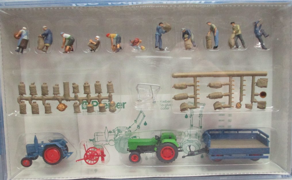 Preiser H0 - 13008 - Model train figures (1) - Superset potato harvest ...