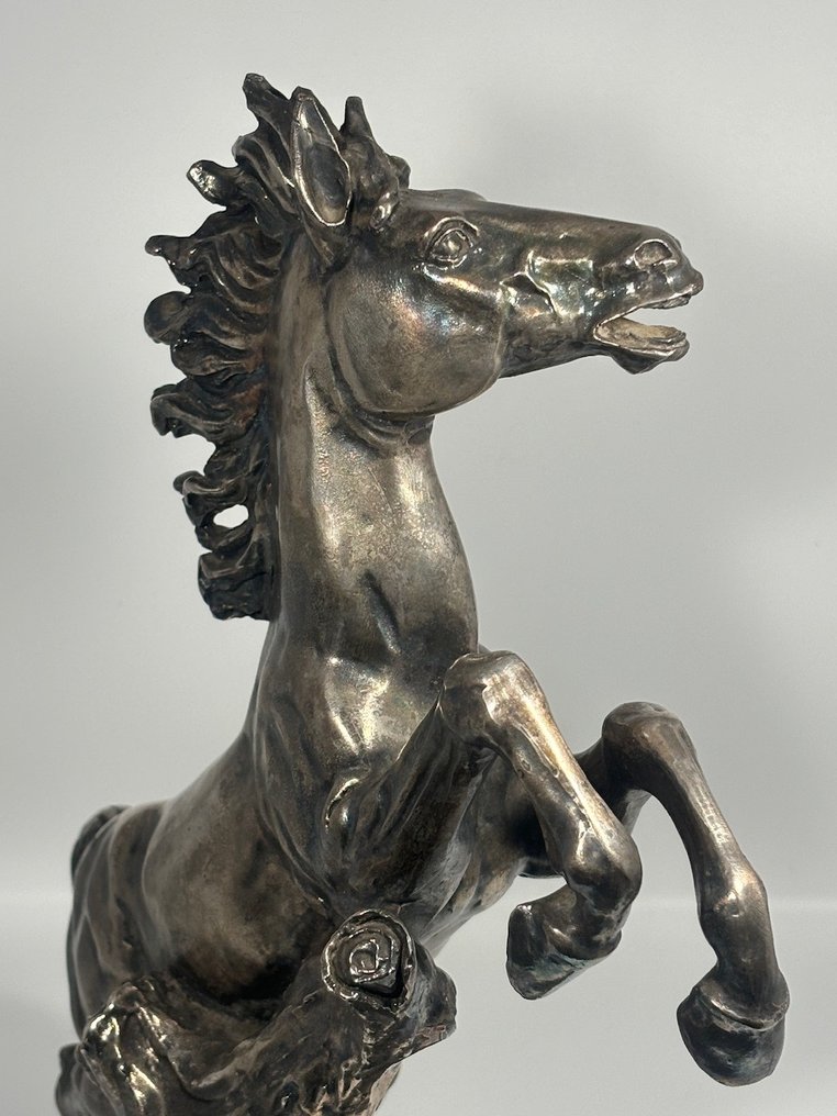 Escultura, Cavallo rampante - 30 cm - Laminado de plata - Catawiki
