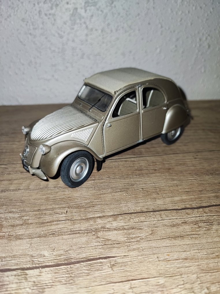 Franklin Mint 1:24 - 1 - Model small city car - Citroën 2 CV 1951 ...