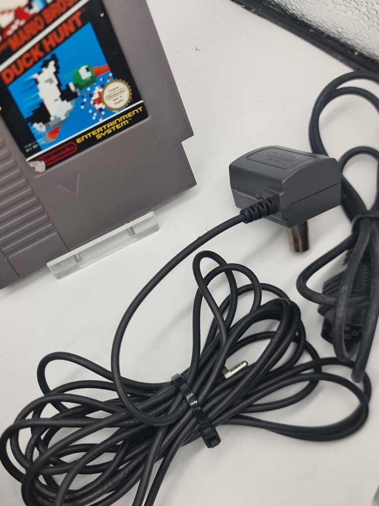 Nintendo NES 8-Bit Classic Nes-01 1985 Console+Original SMB/Duck Hunt ...